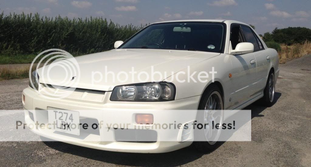Pearl white Skyline R34 GTT, 4 door , manual | Driftworks Forum