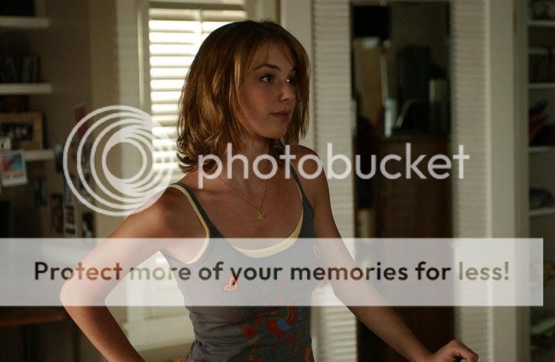 Everwood - Emily VanCamp/Amy Abbott #11: 'Tos wants to look at her ...